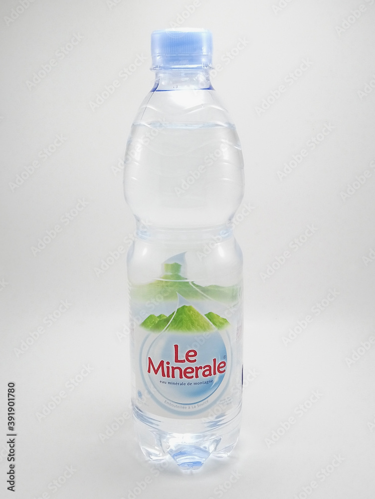 Le minerale drinking water in Manila, Philippines Stock Photo | Adobe Stock