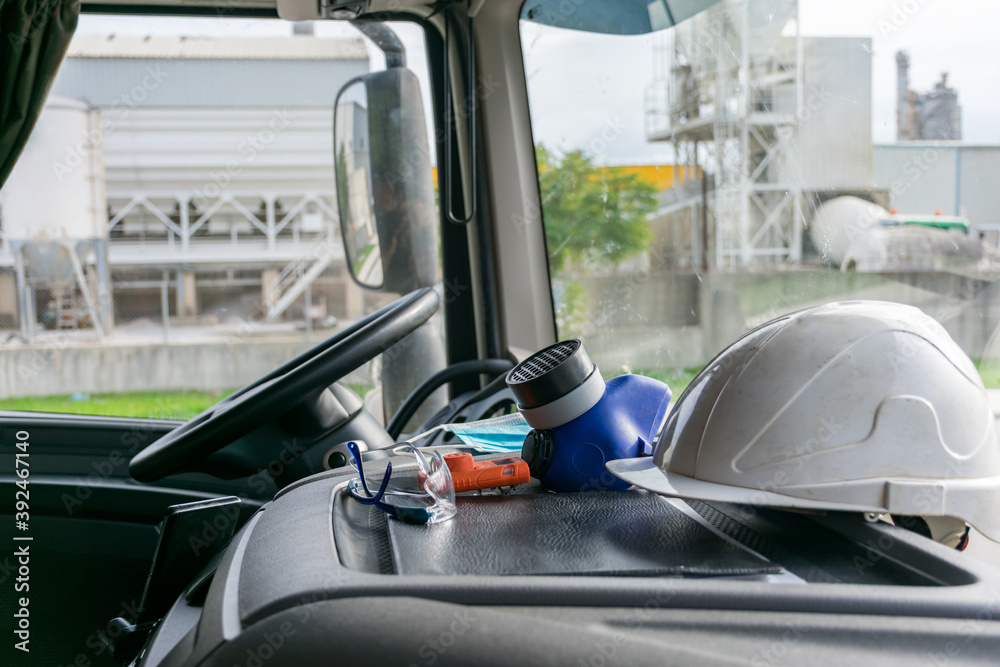 Foto de Personal protective equipment in the cabin of a truck that ...