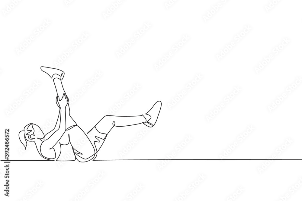 One single line drawing of young energetic woman exercise to raise leg ...