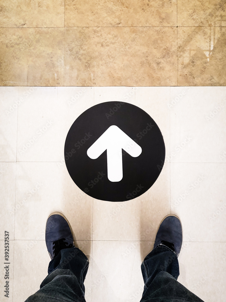 Social distancing shopping safety measures during pandemic Covid-19 ...