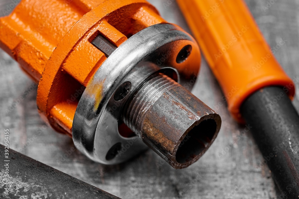 die stock and die professional tool for cutting threads on pipes, studs ...