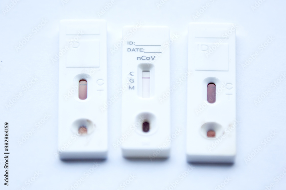 Rapid test for covid, you need a drop of blood and the result is ready ...