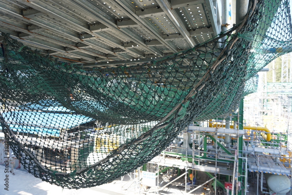 Foto de Safety net install under the scaffold floor to prevent drop ...