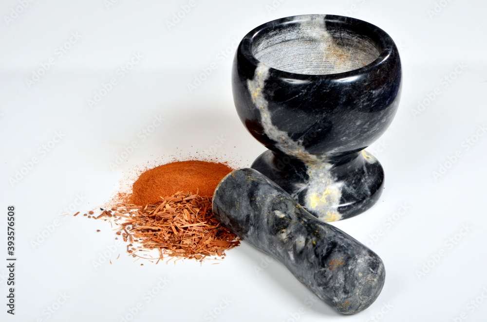 Catuaba bark and catuaba powder on white background. Natural herbal tea ...