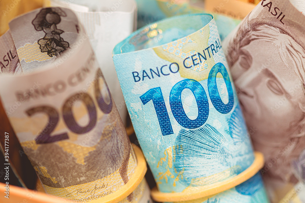 Dinheiro, Brasil, Reais, Real Brasileiro, Real. Grupo de cédulas ...