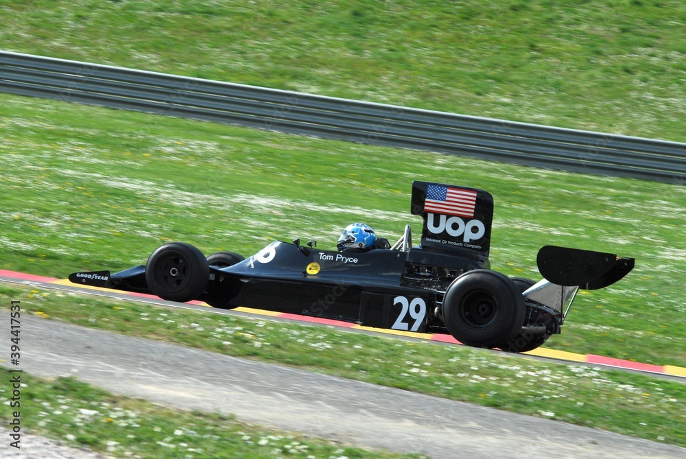 Foto de Mugello Circuit 1 April 2007: Unknown run on Classic F1 Car ...