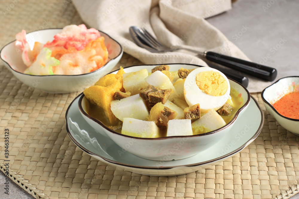 Indonesian Traditional Cuisine: Lontong Kari Sapi, Rice Cake or Ketupat ...