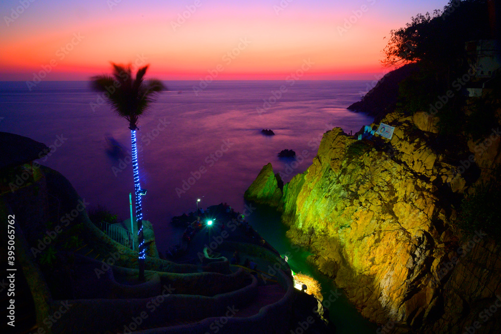 Vista al atardecer de la quebrada de Acapulco / sunset at la Quebrada ...