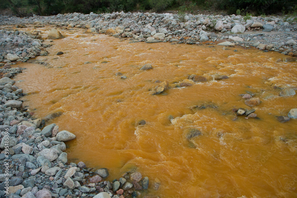 Foto de The environment. Water pollution and contamination. View of the ...