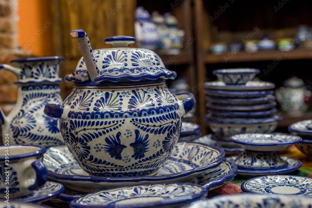 Decoración y tradición: Vajillas y piezas de Talavera en colores azules ...