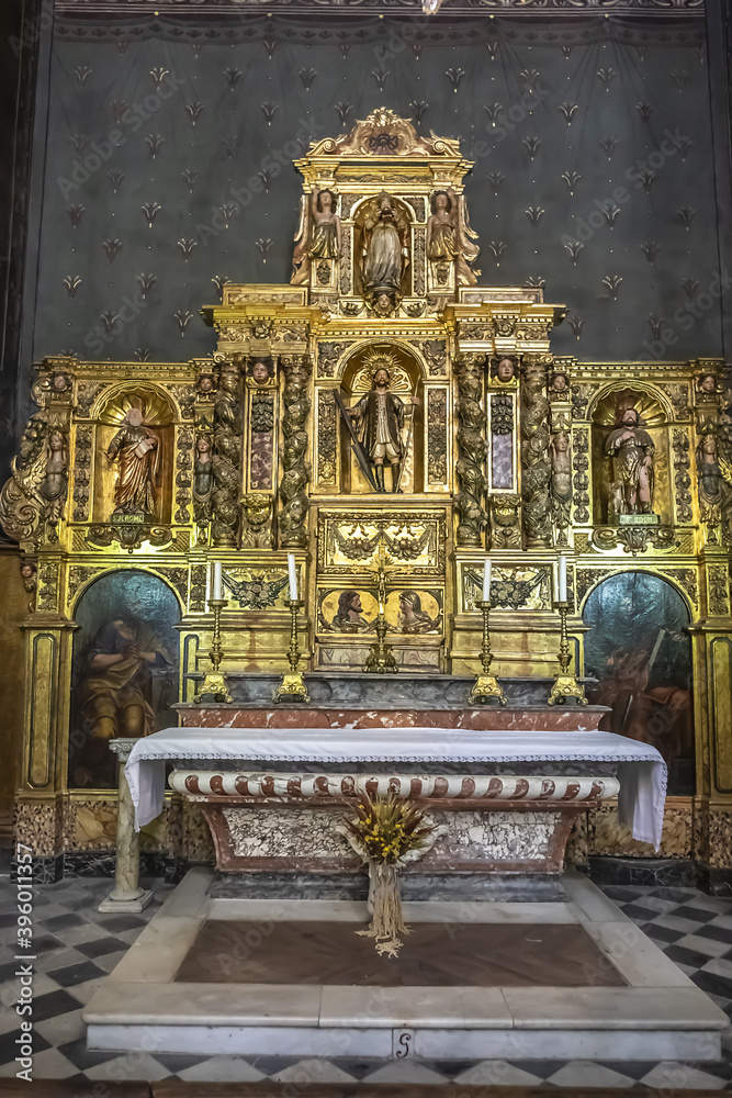 Foto de Interior of Roman Catholic Perpignan Cathedral of Saint John ...