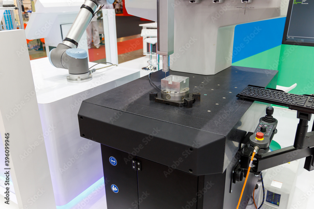 Coordinate Measuring machine (CMM), Closeup inspection dimension ...