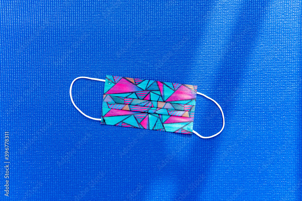 Colorful medical face mask/cloth (3 layers) for protection against ...