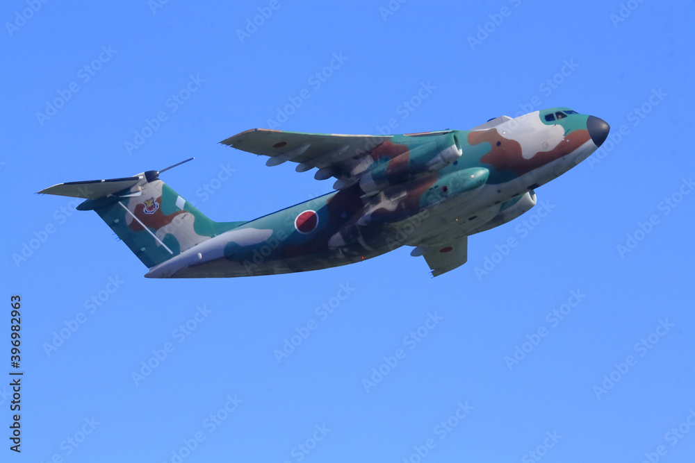 青空に映える航空機 Stock Photo | Adobe Stock