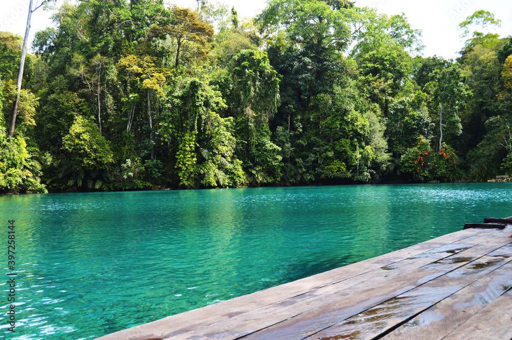 Labuan Cermin yang segar Kalimantan timur Stock Photo | Adobe Stock