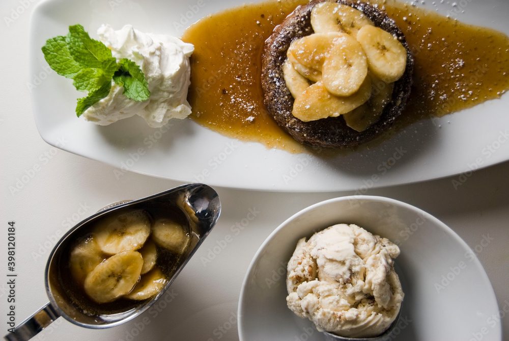 Bananas foster Dessert. Classic Creole or Cajun dessert favorite ...