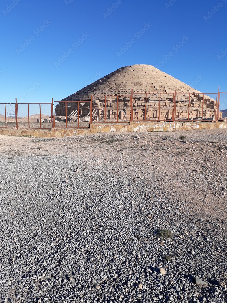 Imdghasan the royal mausoleum of Numid .The Mausoleum of Amdghasen is ...