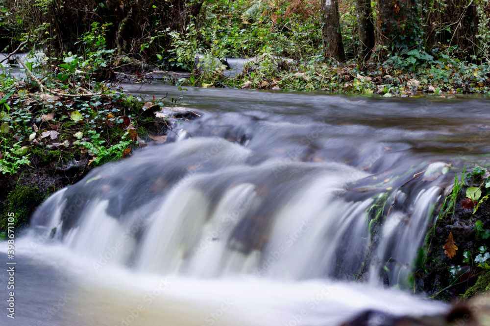 Fotografia do Stock: Petite cascade au Moulin de Pen Mur à Muzillac ...
