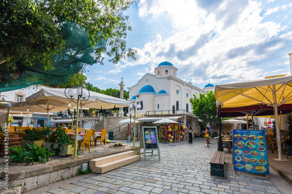 Foto de Beautiful street view in Kos Island. Kos Island is populer ...