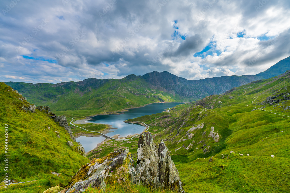 Beautiful landscape Snowdon National Park in North Wales overlooking ...