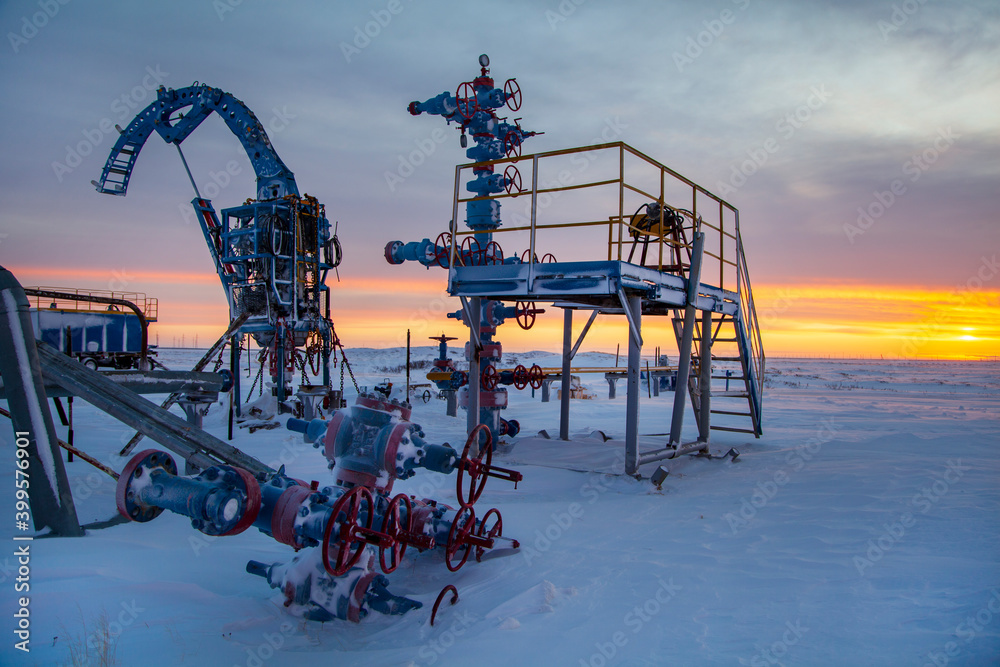 Overhaul of gas wells, coiled tubing installation, Gas-hole prevented ...