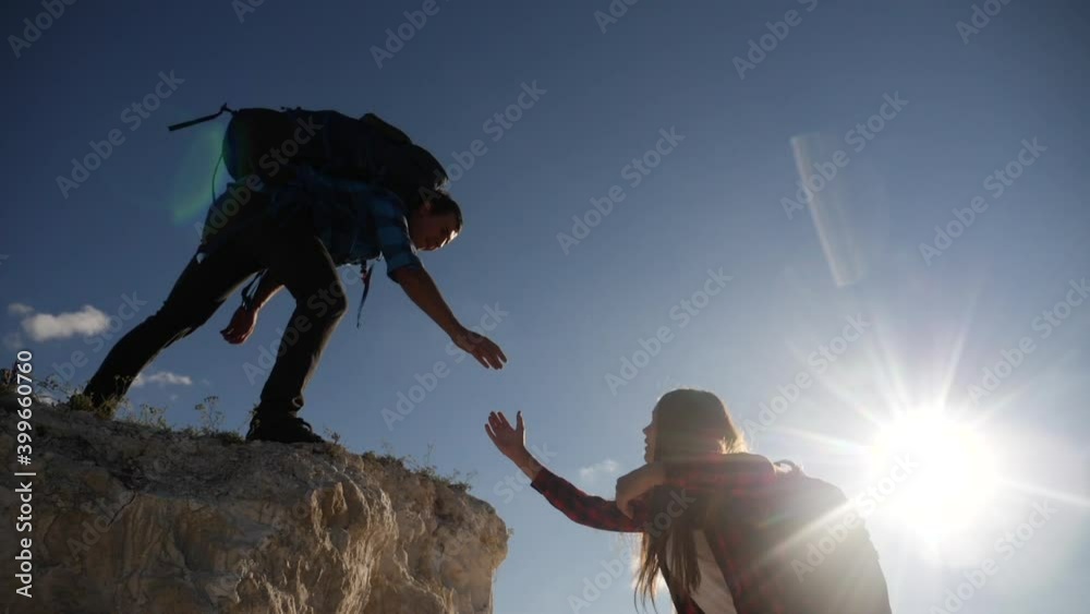 Stockvideo helping hand. help business travel silhouette concept. group ...