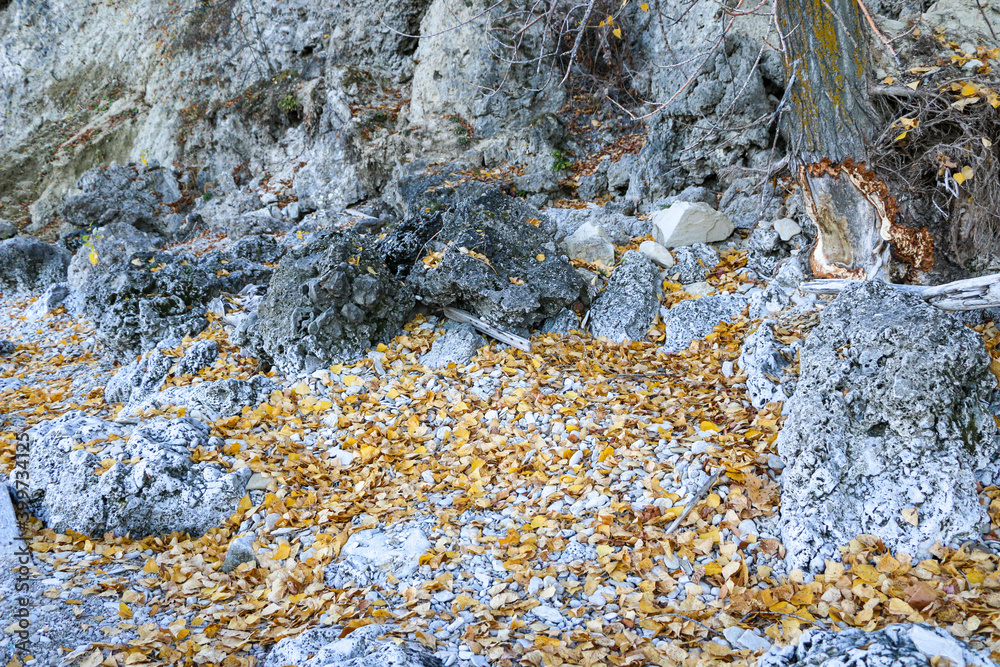 mountain textures of stones with interlayers of gypsum, colored quartz ...