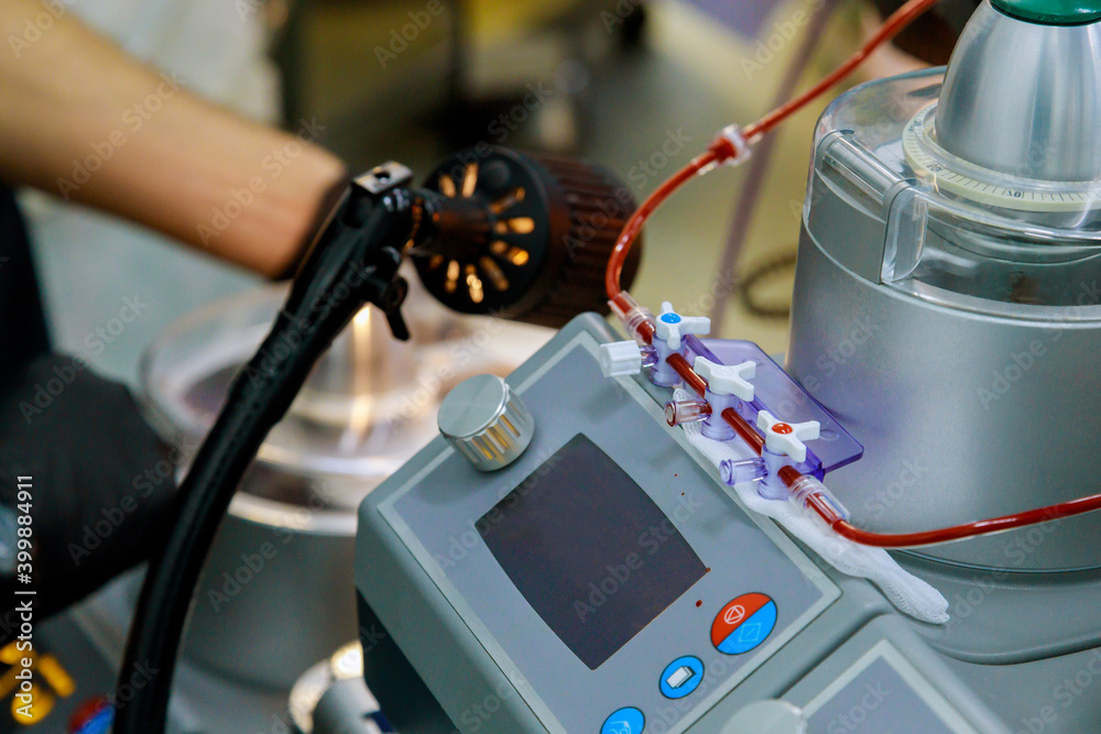 Artificial blood circulation apparatus on the intensive care unit ...