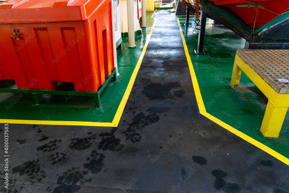 Zdjęcie Stock: Safety walkway on ships deck. Yellow black anti-slip ...