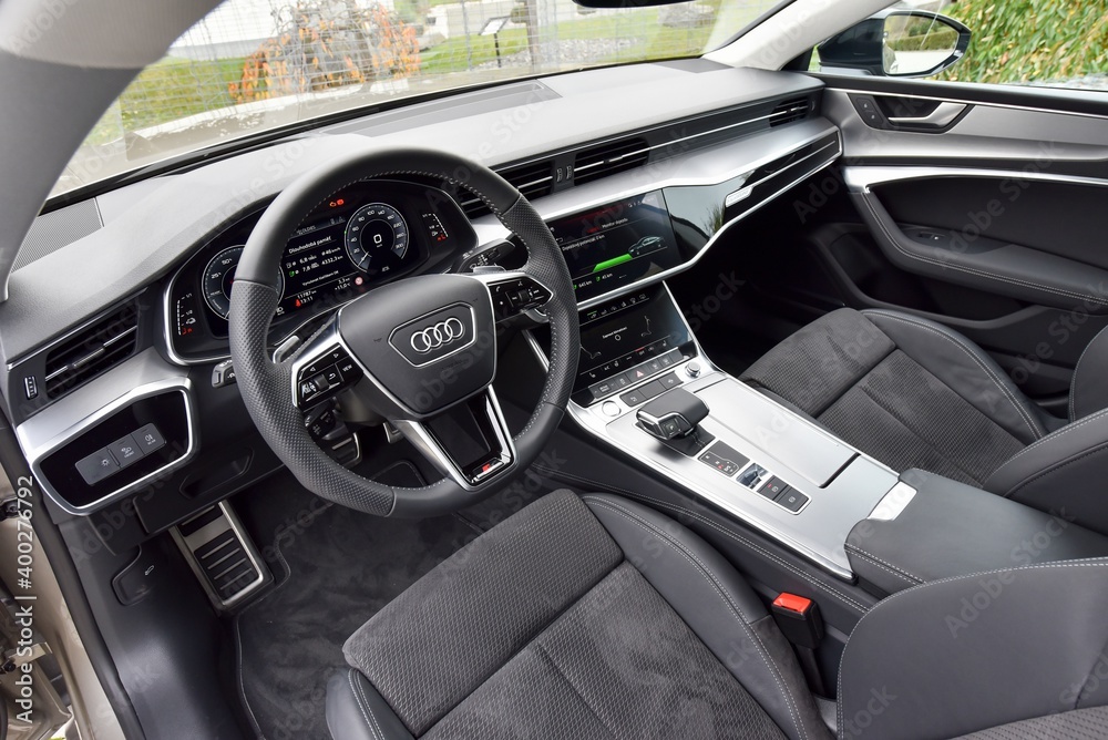 Audi A7 Interior | Cabinets Matttroy