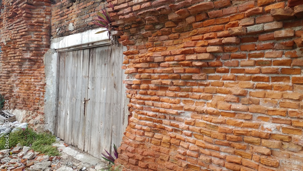 Fachada de tabique aparente antigua Stock Photo | Adobe Stock