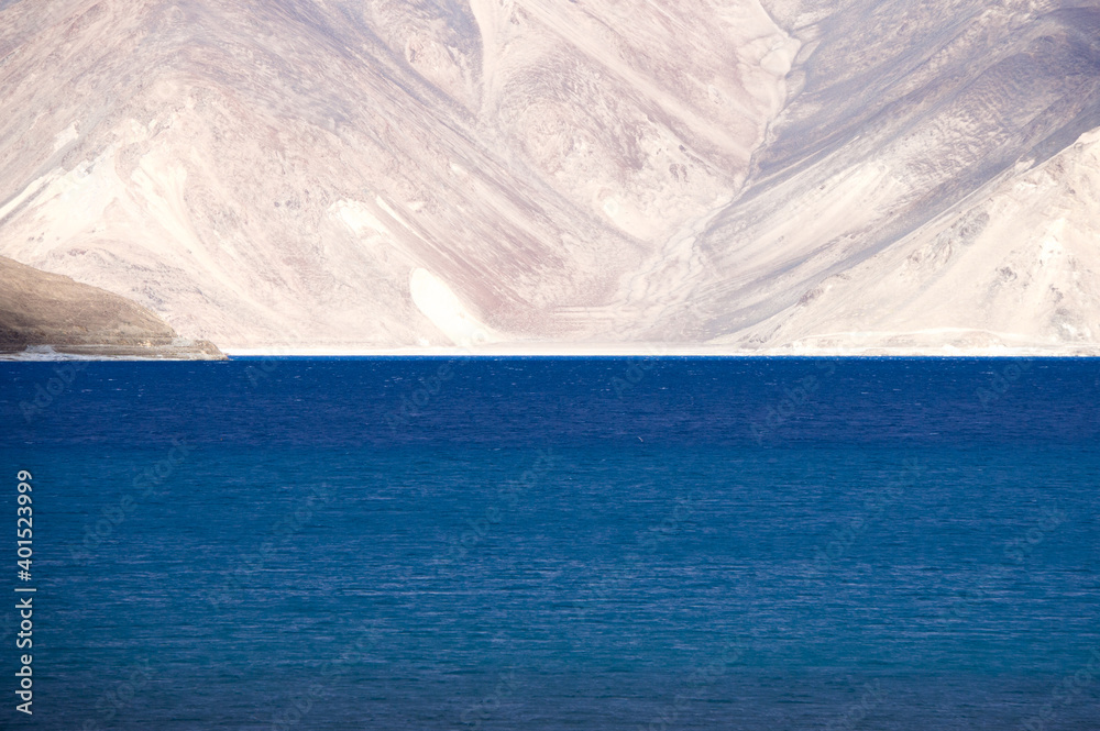 Alpine lake Bangong Tso, India-China border, snowy peaks, alpine ...