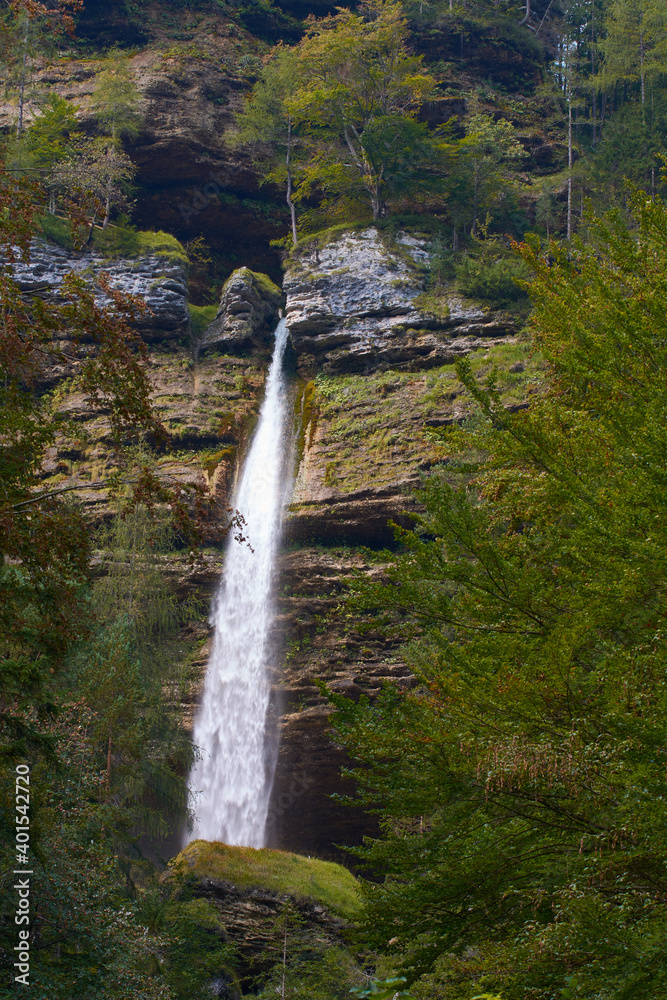 Foto de Peričnik-Wasserfall im Triglav Nationalpark do Stock | Adobe Stock