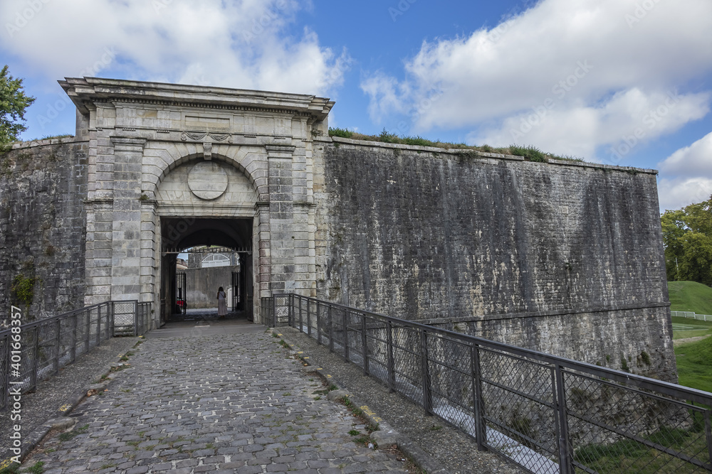 Spain gate (Porte d'Espagne) - gate marks southern entrance to city ...