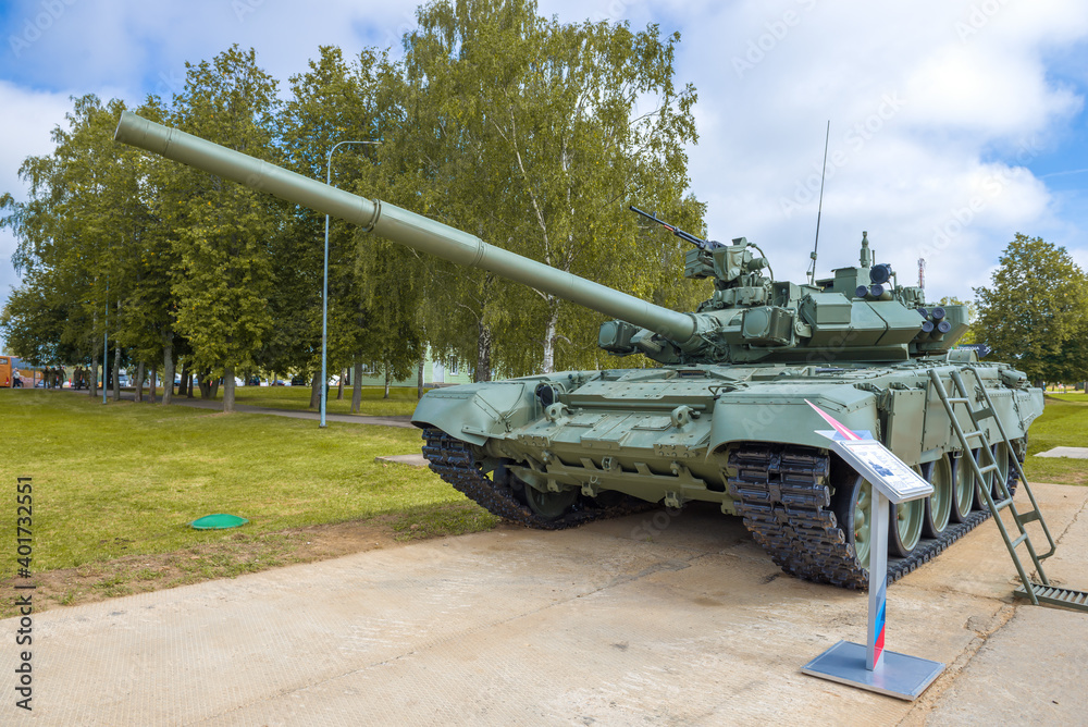 ALABINO, RUSSIA - AUGUST 25, 2020: Russian modern tank T-90A "Vladimir ...