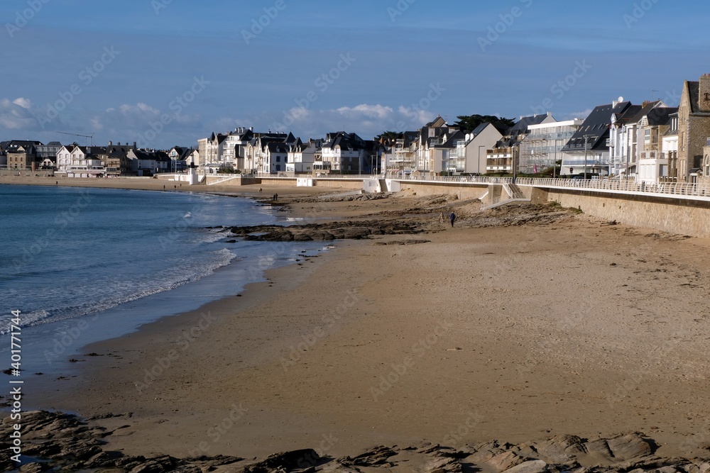 La Grande Plage de Quiberon dans le Morbihan en Bretagne Stock Photo ...