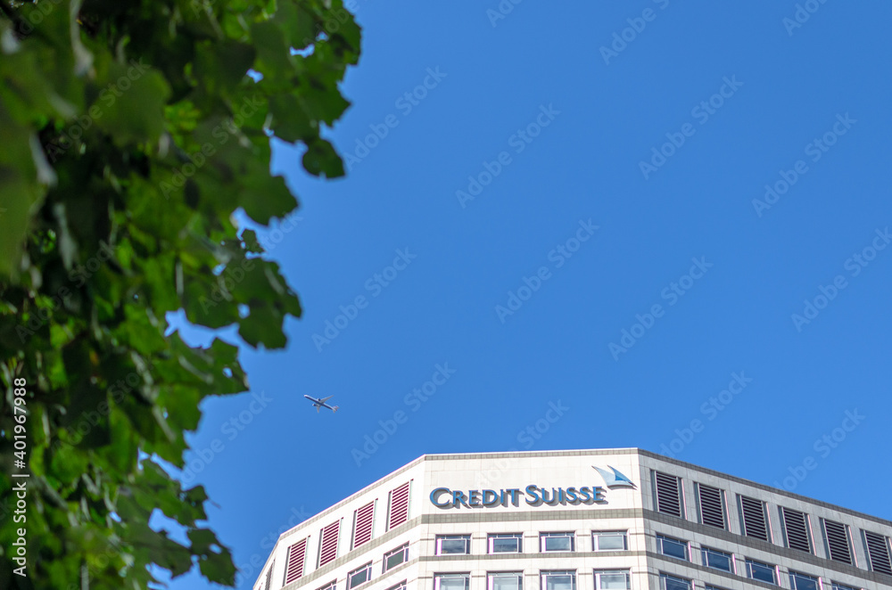 Credit Suisse London headquarters at 1 Cabot Square, Canary Wharf on ...