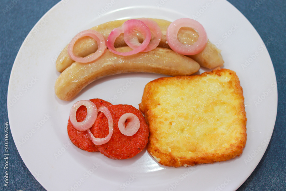 comida tipica dominicana, guineitos con queso frito, salami acompañado ...