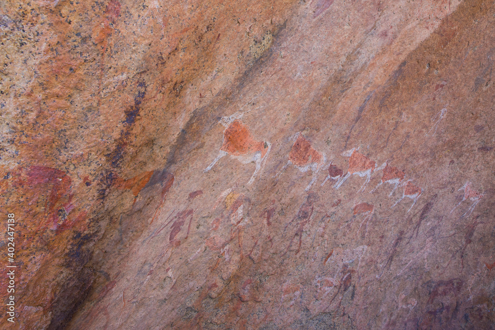 Pinturas rupestres en las Montañas Branberg, Desierto del Namib ...