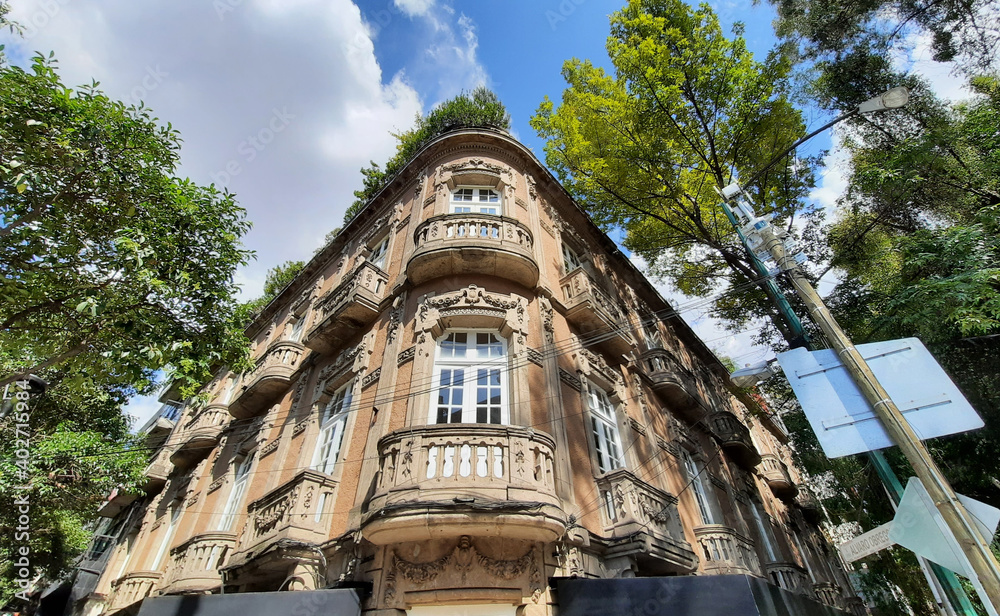 Foto de Casa antiguas de la Colonia roma de la Ciudad de México. do ...