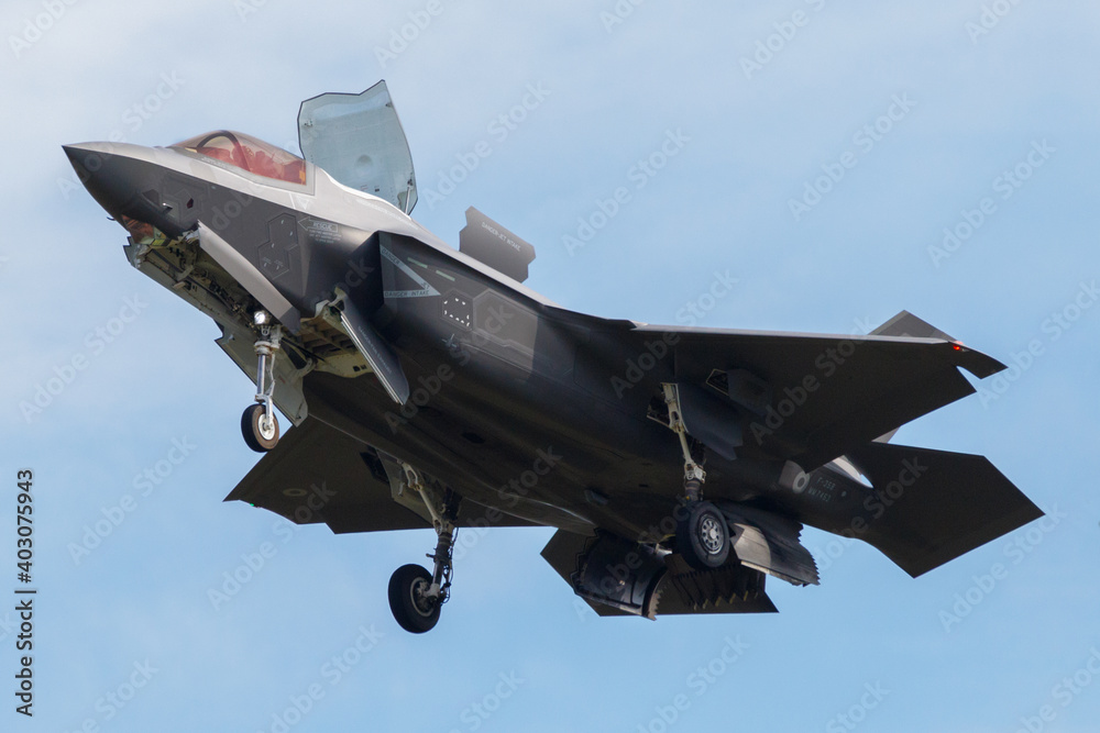 First Italian Air Force F-35B landing in STOVL configuration Stock ...