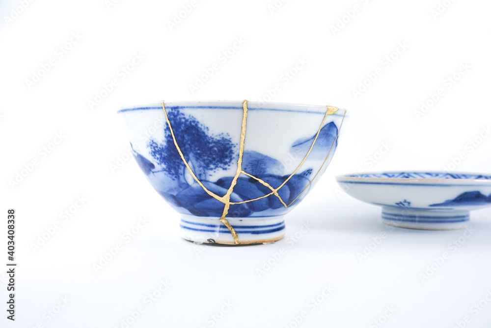 Kintsugi Japanese blue rice bowl, Gold cracks Kintsugi, Kintsukuroi ...