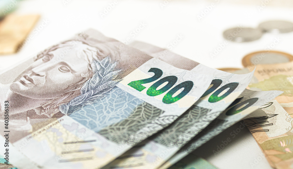 Dinheiro, Brasil, Reais, Real Brasileiro, Real. Grupo de cédulas do ...