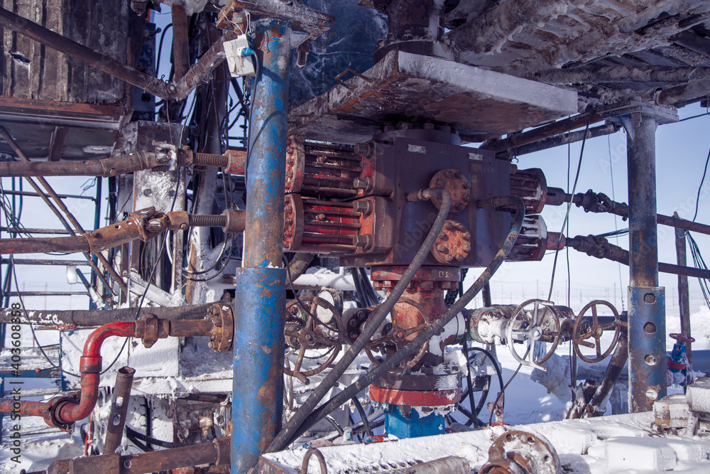 Overhaul of gas wells, coiled tubing installation, Gas-hole spot ...