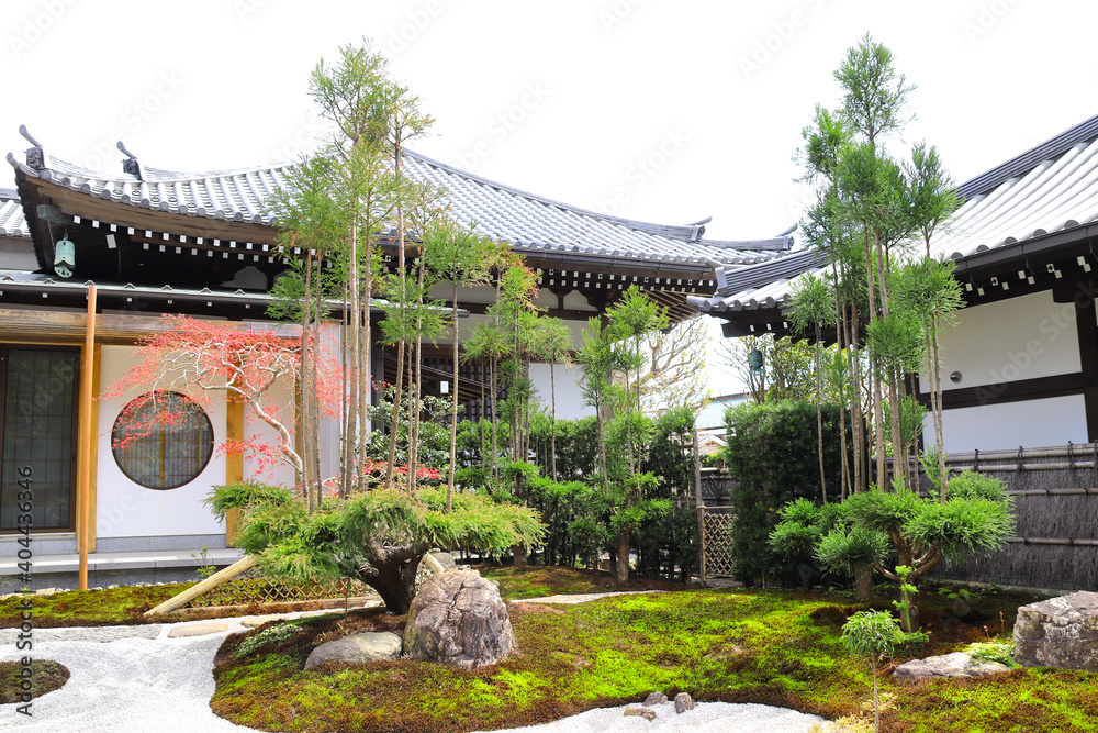 Ancient pavilion in traditional japanese garden, Kamakura, Japan Stock ...