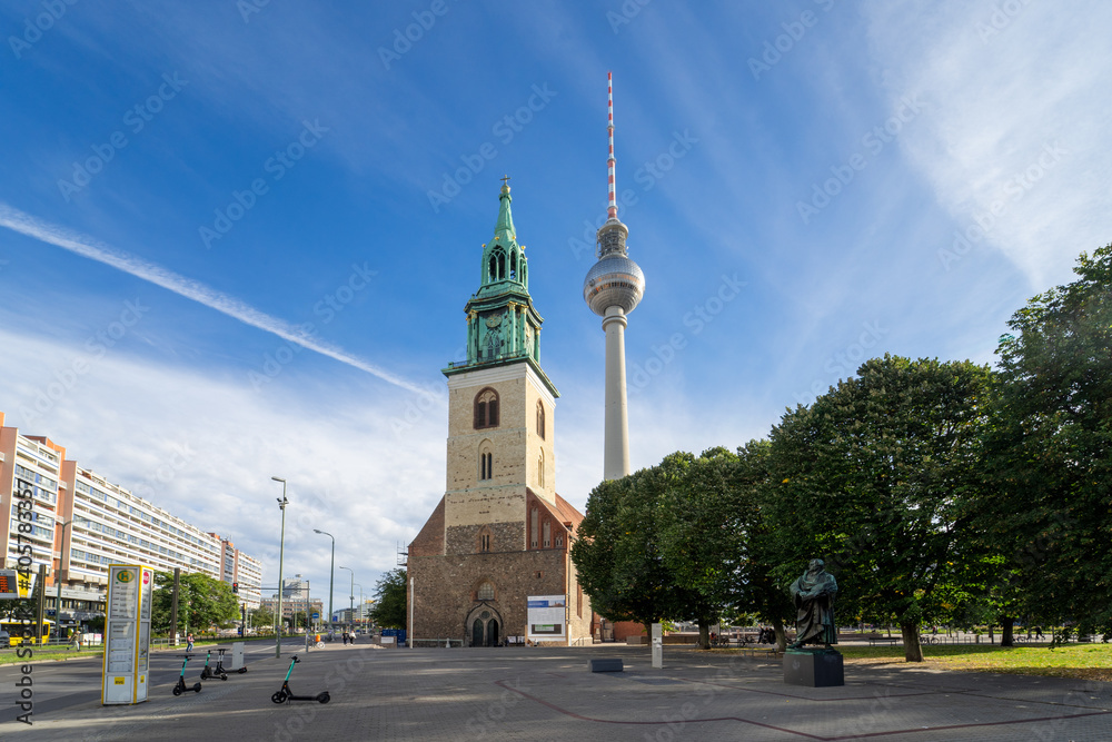 Foto de Berliner Fernsehturm Berlin Fernsehturm Deutschland ...