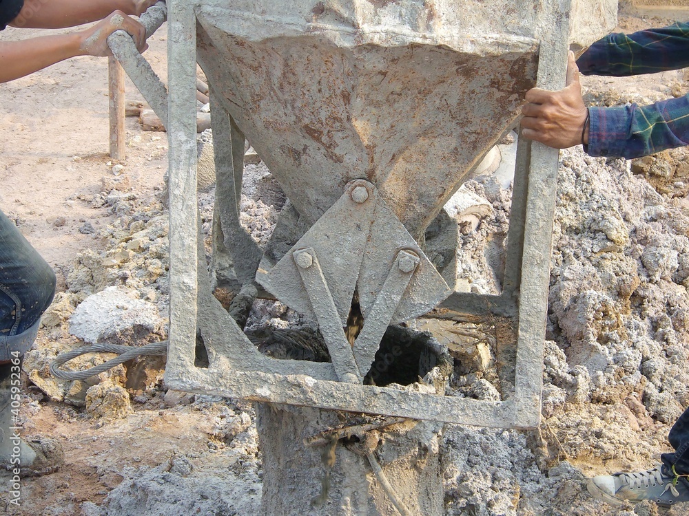 Drilling rigs for the construction of building foundations ...