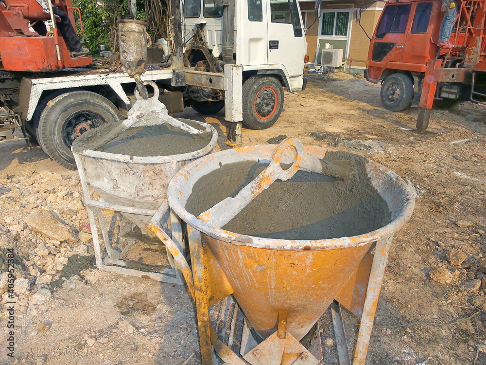 Drilling rigs for the construction of building foundations ...