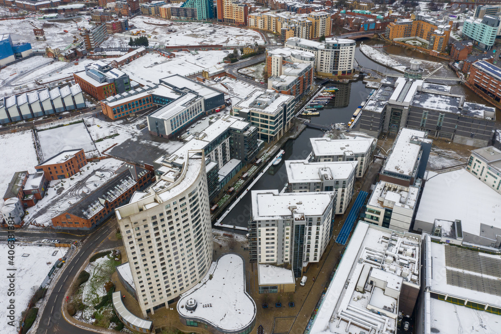 Aerial photo of a snowy winters day in the city of Leeds in the UK ...