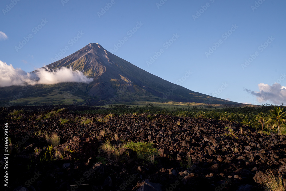 Beautiful shot of Mount Mayon - a volcano located in Bicol Region in ...